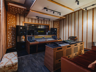 Hotel review: Gold-Diggers, Los Angeles - International Traveller