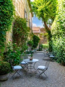 Explore The Enchanting Aix-en-Provence - International Traveller