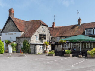 The 12 Prettiest Pubs In The UK - International Traveller